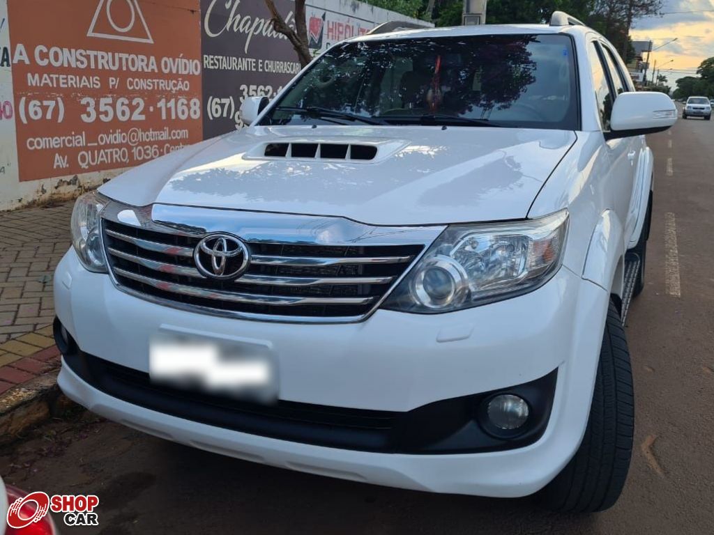 TOYOTA Hilux SW4 Branca 2013 - Chapadão do Sul - 1065997